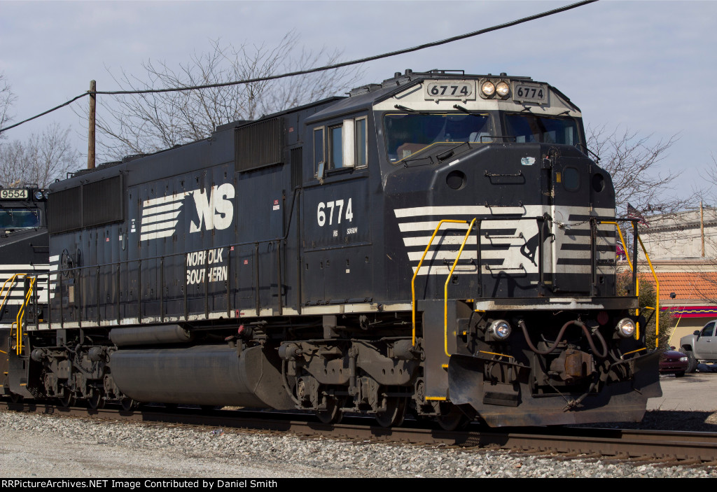 NS 6774 leads 52X